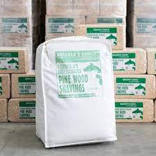 Breeders Choice Small Pine Wood Shavings 14 kg (Green) - PremiumStockFeeds